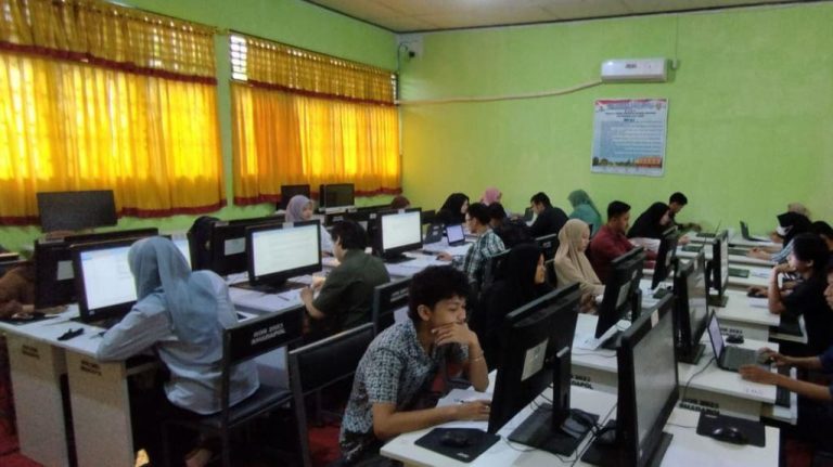 Transformasi Ujian di UT Majene, Dari Tatap Muka ke Ujian Online - Universitas Terbuka Majene